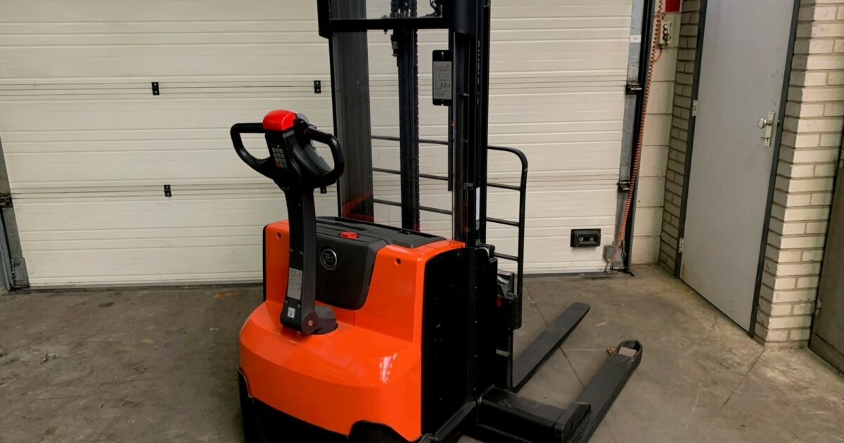 BT Toyota SWE120S Staxio breedspoor | heftruckservice